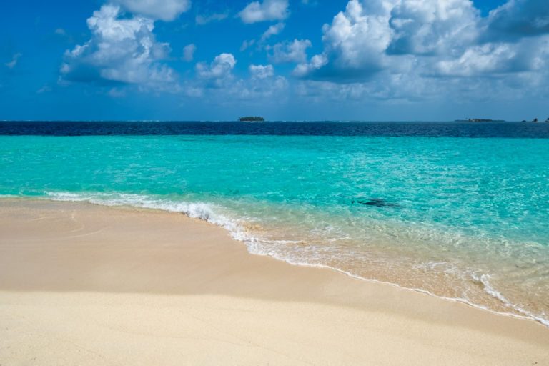 How to visit the San Blas Islands from Panama City | Atlas & Boots